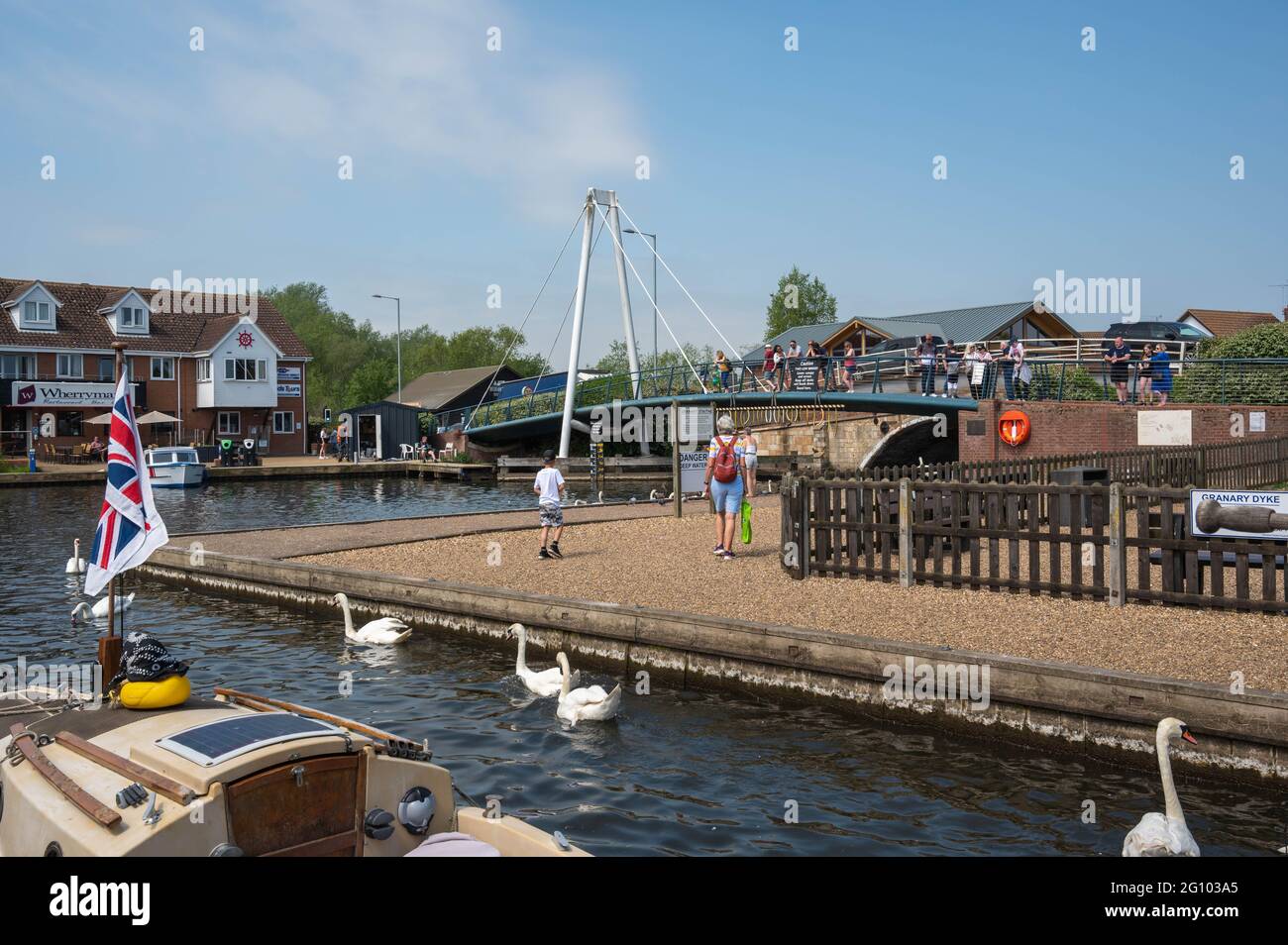 Wroxham bridge hi-res stock photography and images - Alamy