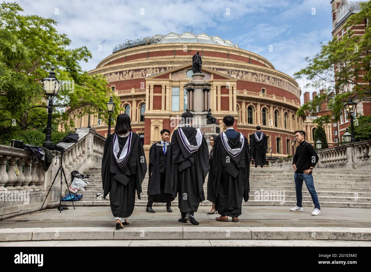 University Graduates outside the Royal Albert Hall, London, England, UK ...