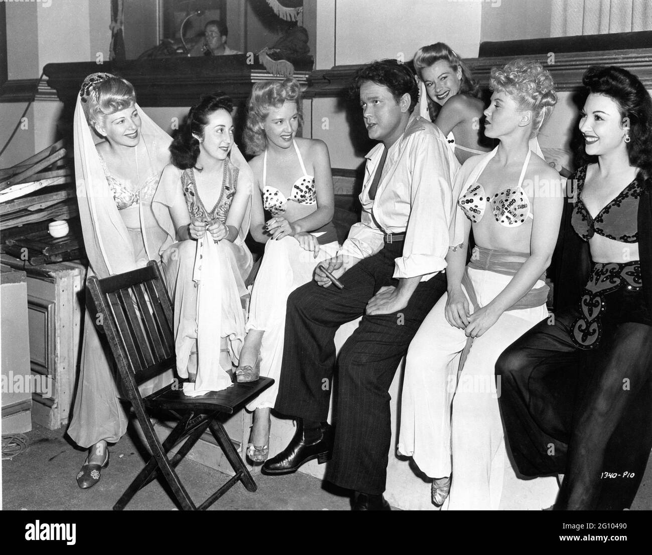 Showgirls 1940s hi-res stock photography and images - Alamy