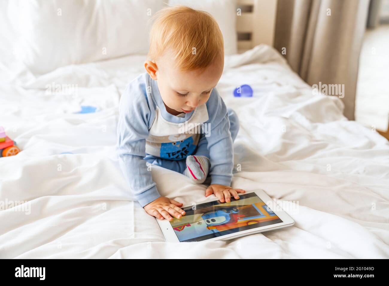 Cartoon baby smiling hi-res stock photography and images - Alamy