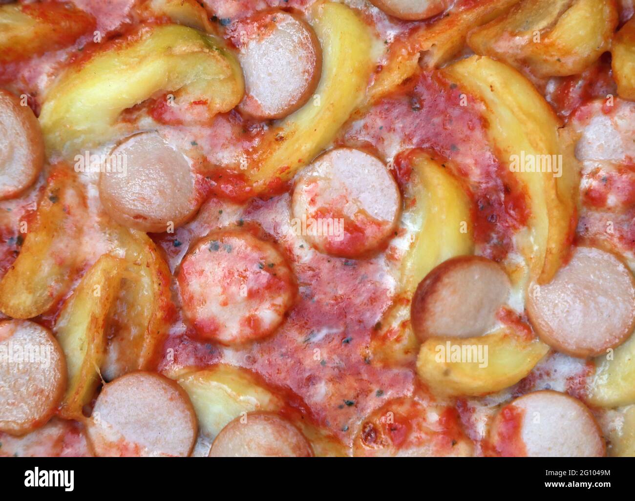 Wurstel pizza potatoes hi-res stock photography and images - Alamy