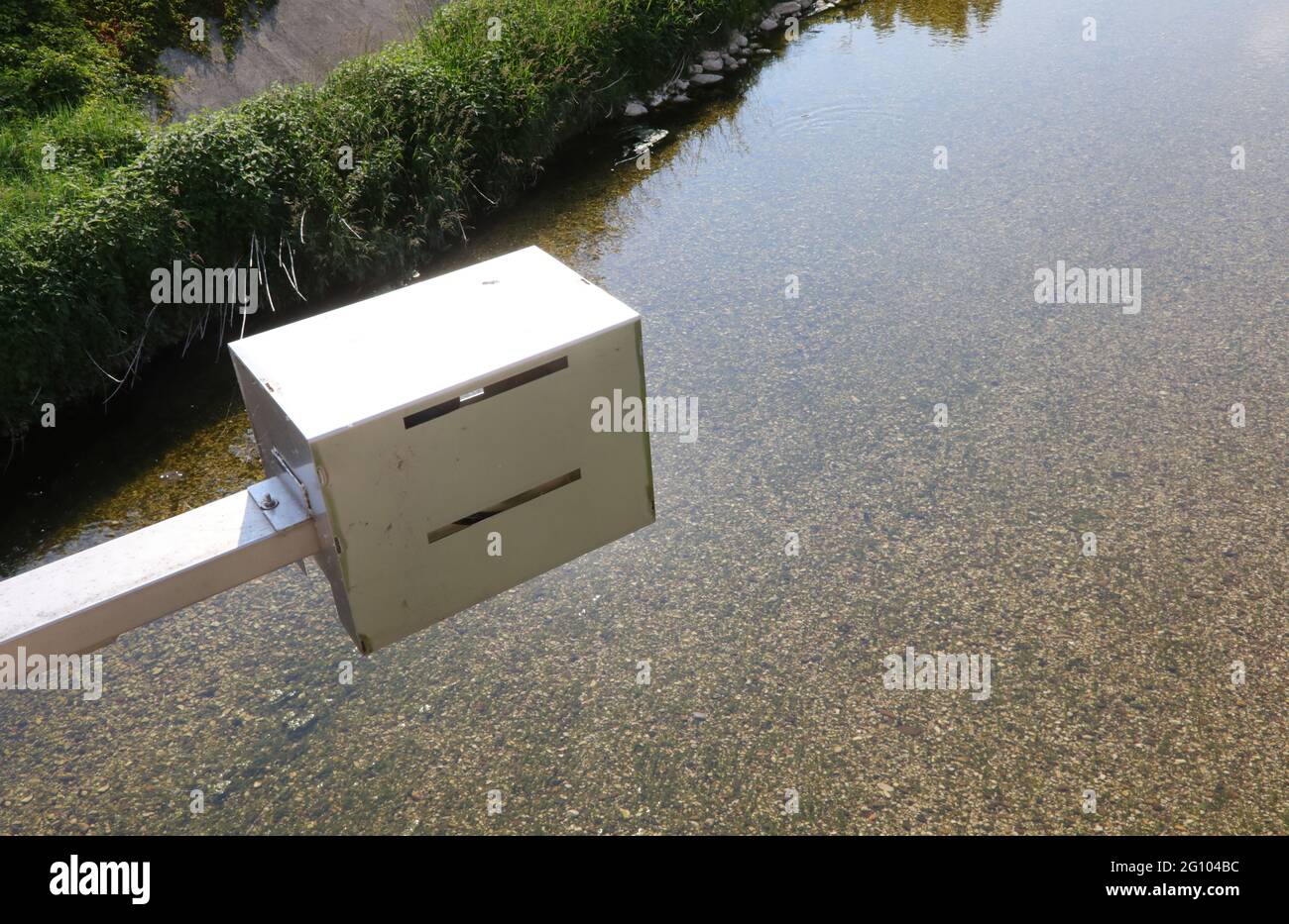 hydrometric probe with stainless steel protection to measure the height ...