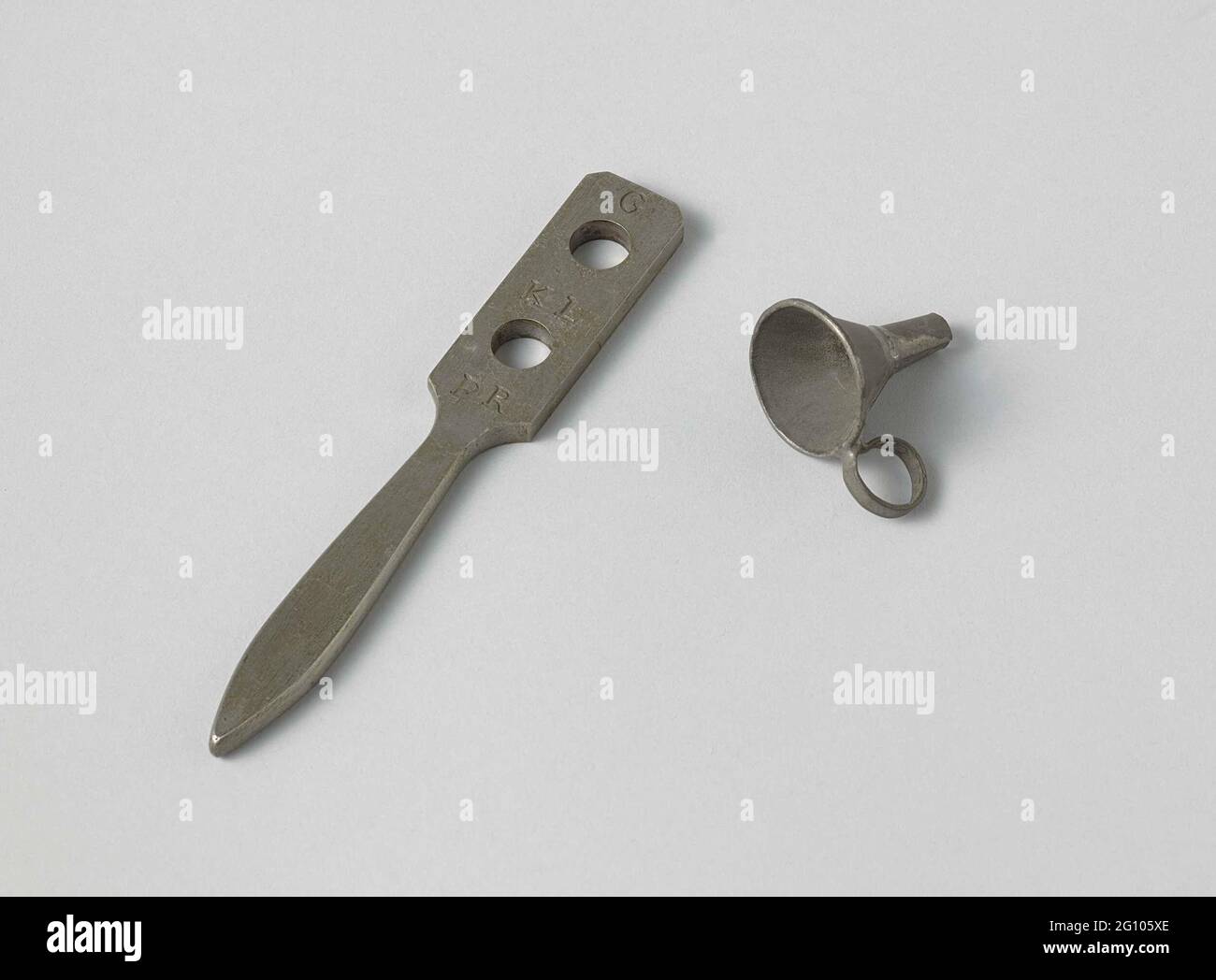 Ear funnel hi-res stock photography and images - Alamy