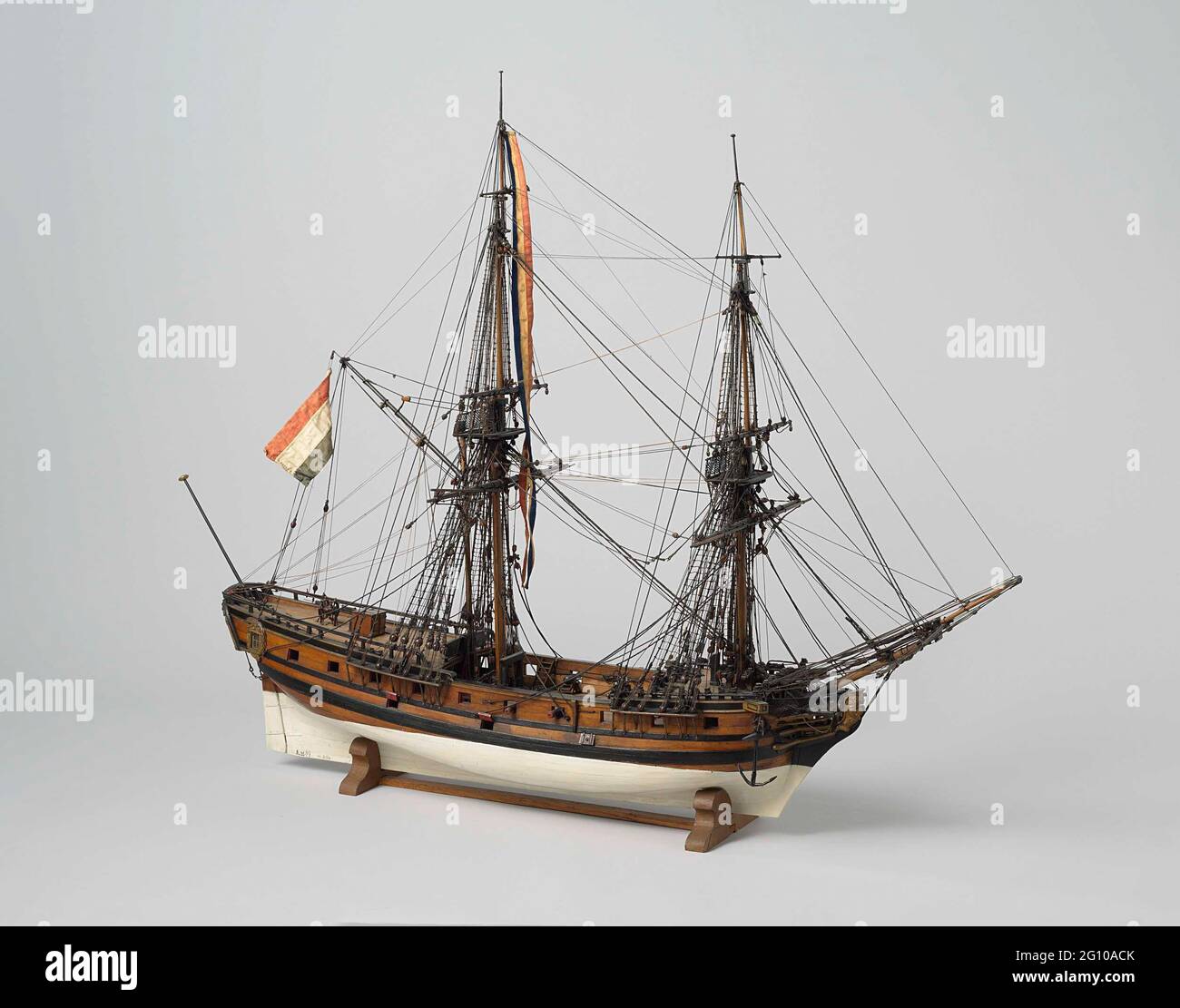 Wheel helm on container hi-res stock photography and images - Alamy