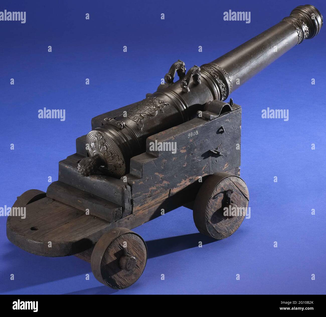 Model of a bronze gun. Model of a gun with oval grape with acanthus ...