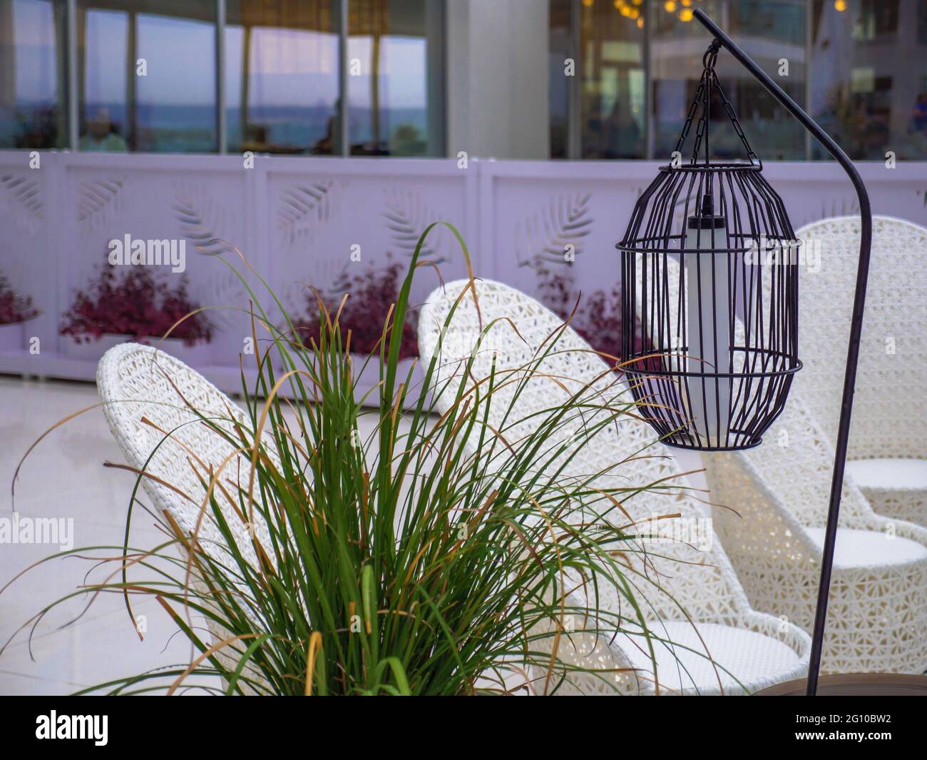 Hanging armchair hi-res stock photography and images - Alamy