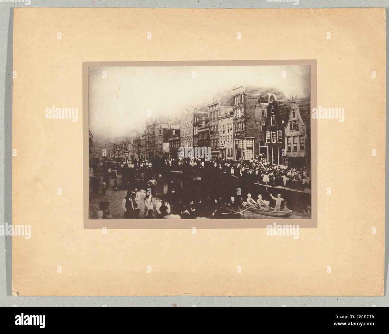 Offered eel hi-res stock photography and images - Alamy