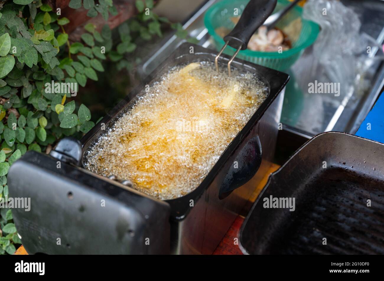Fryer with bubbles hi-res stock photography and images - Alamy
