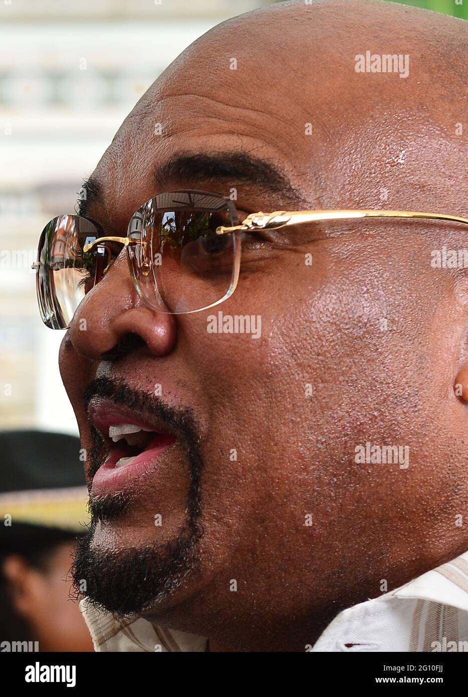 Floyd mayweather manager hi-res stock photography and images - Alamy