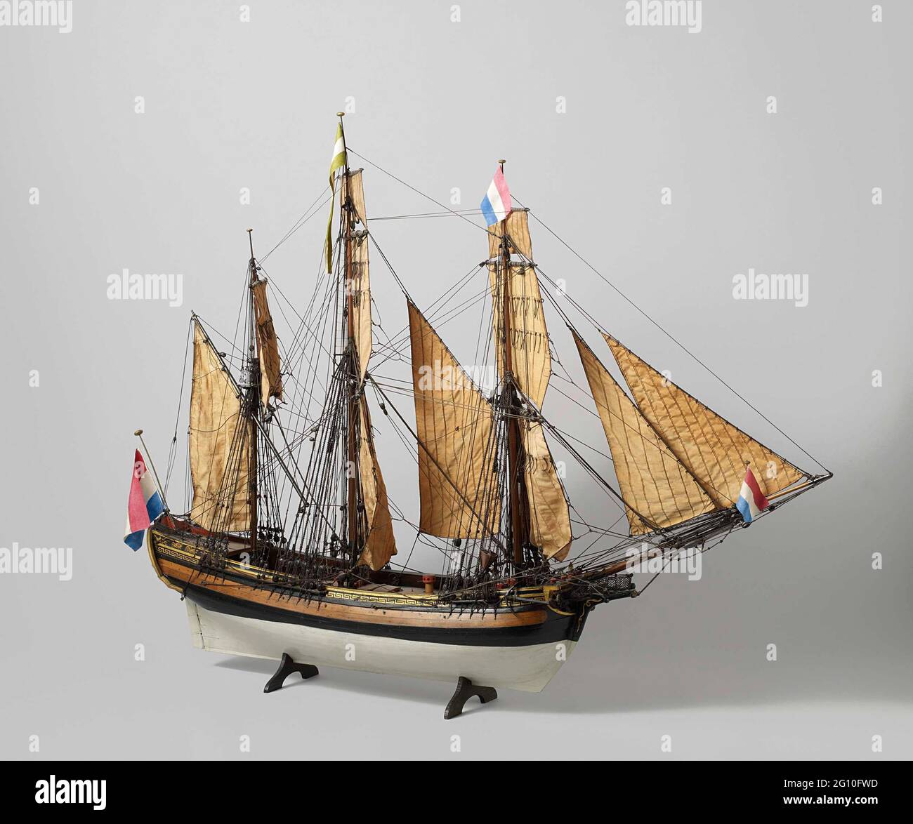 Capstan square hi-res stock photography and images - Alamy