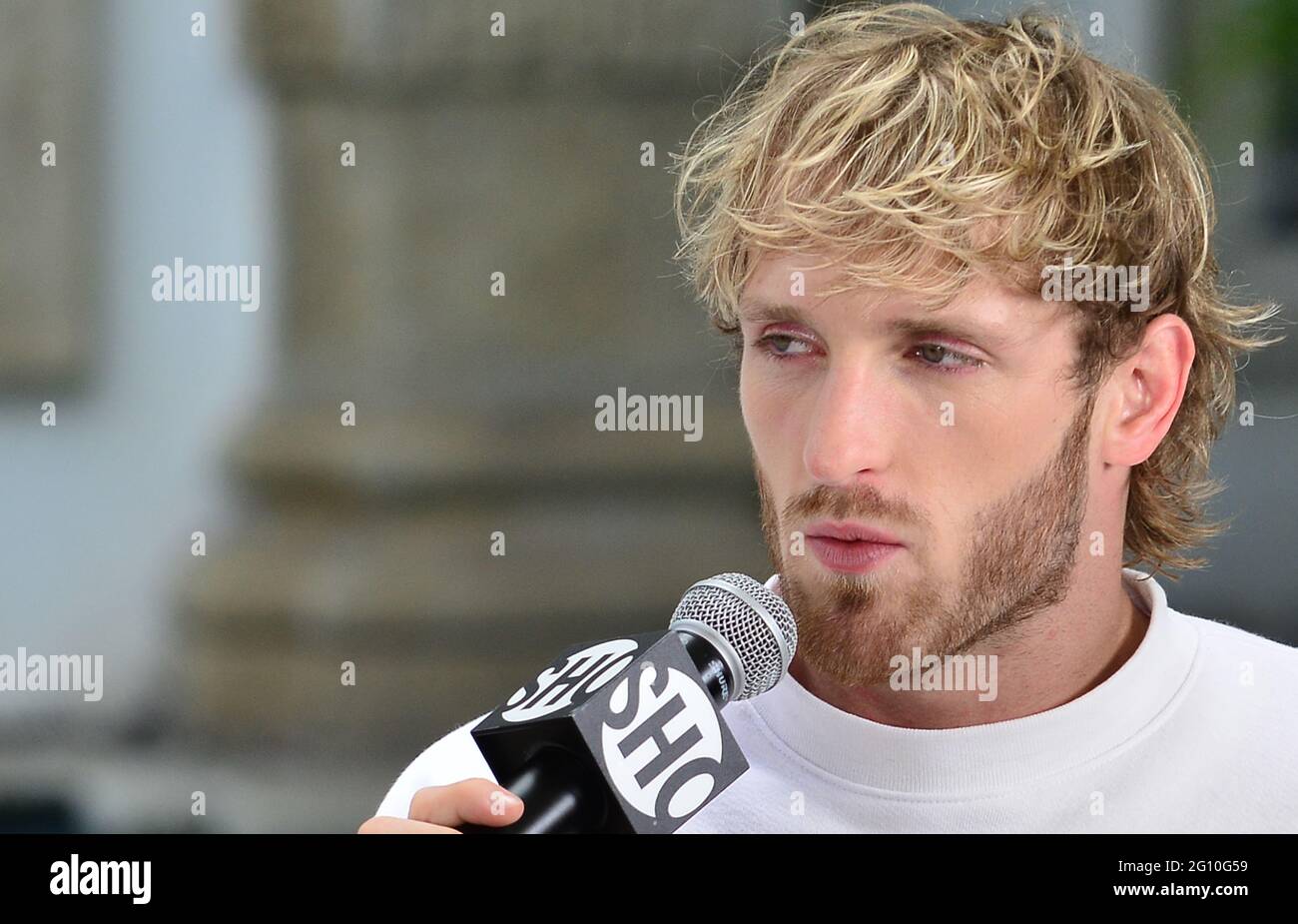 Logan paul hi-res stock photography and images - Alamy
