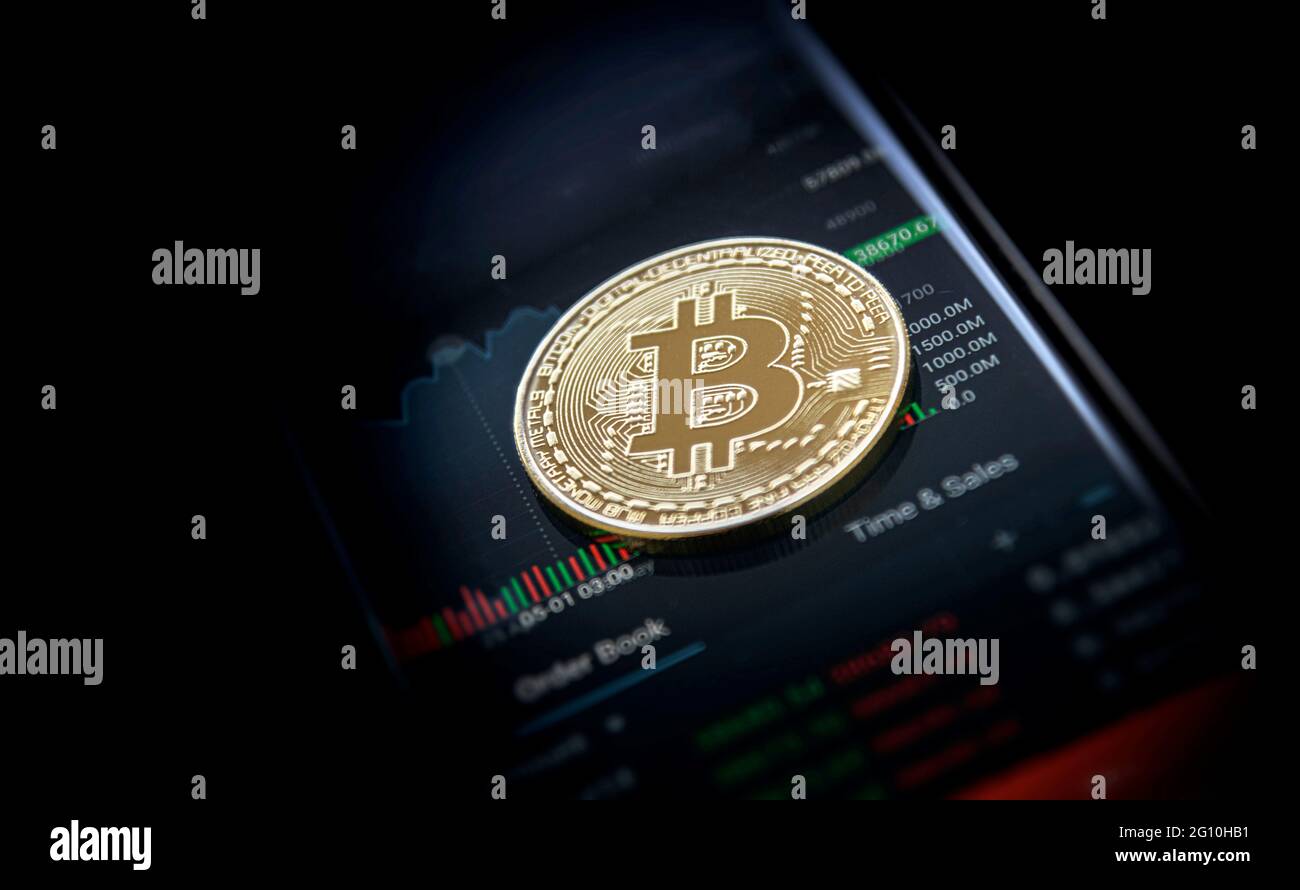 Cryptocurrency exchange hi-res stock photography and images - Alamy