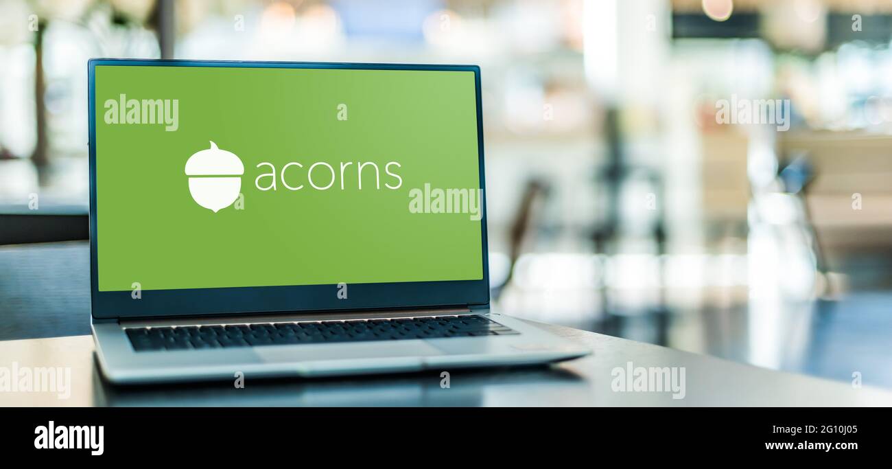 Acorns logo hi-res stock photography and images - Alamy