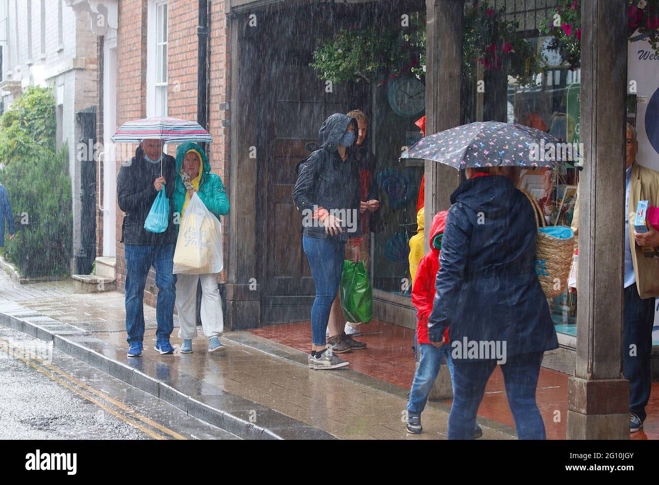Rainy weather town hi-res stock photography and images - Alamy