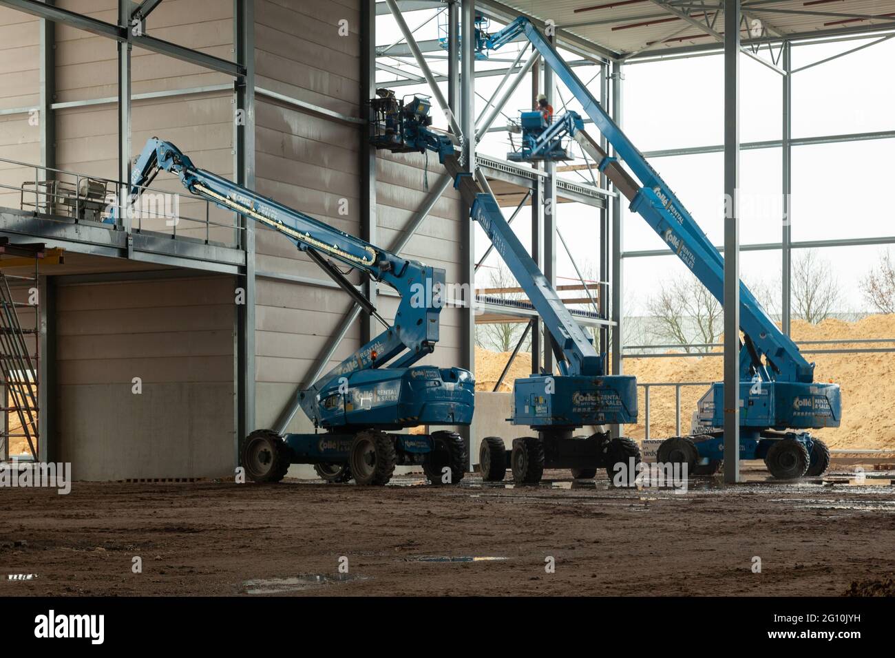 Aerial platforms hi-res stock photography and images - Alamy