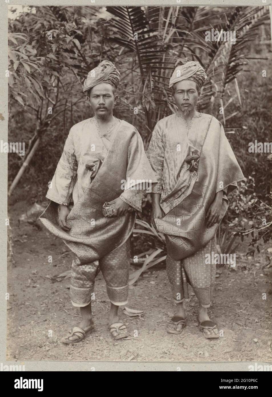 Two Maleier men in traditional pregnancy; Pal Upperlands Maleiers Stock ...