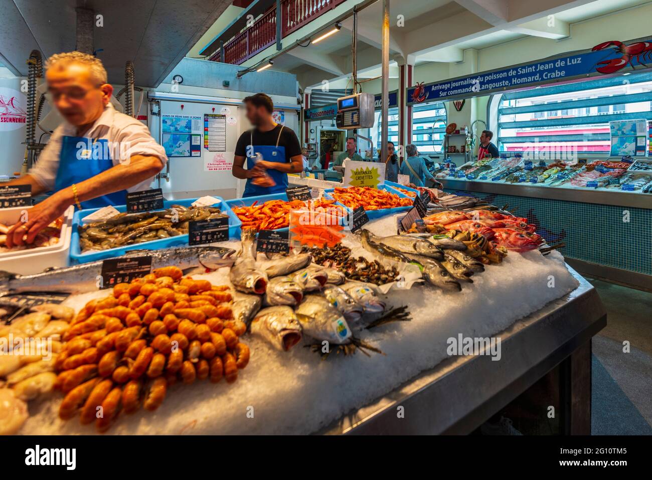 Enclosed Fish Market High Resolution Stock Photography and Images - Alamy