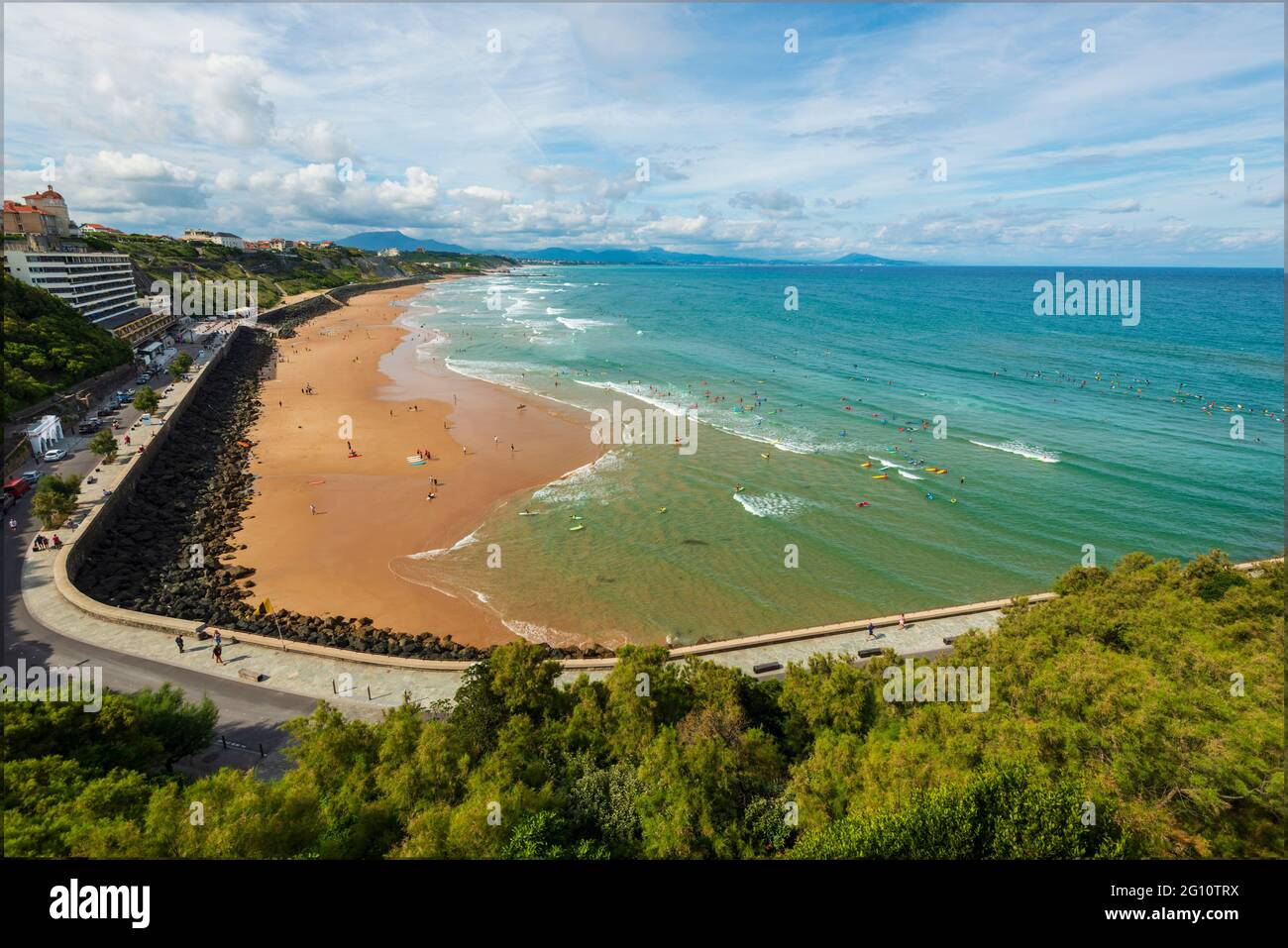 FRANCE. PYRENEES-ATLANTIQUES (64) BIARRITZ, COTE DES BASQUES BEACH ...