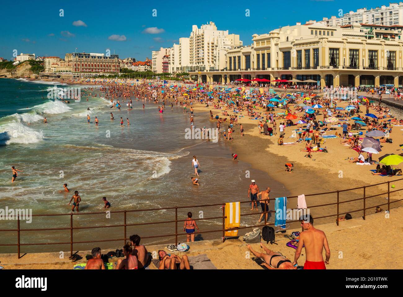 FRANCE. PYRENEES-ATLANTIQUES (64) BIARRITZ, LA GRANDE PLAGE (LARGEST ...