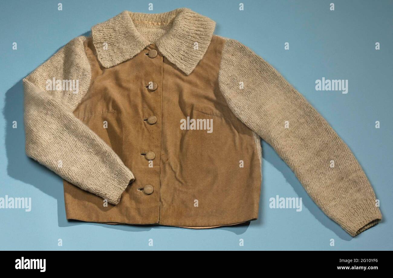 Flutter sleeves hi-res stock photography and images - Alamy