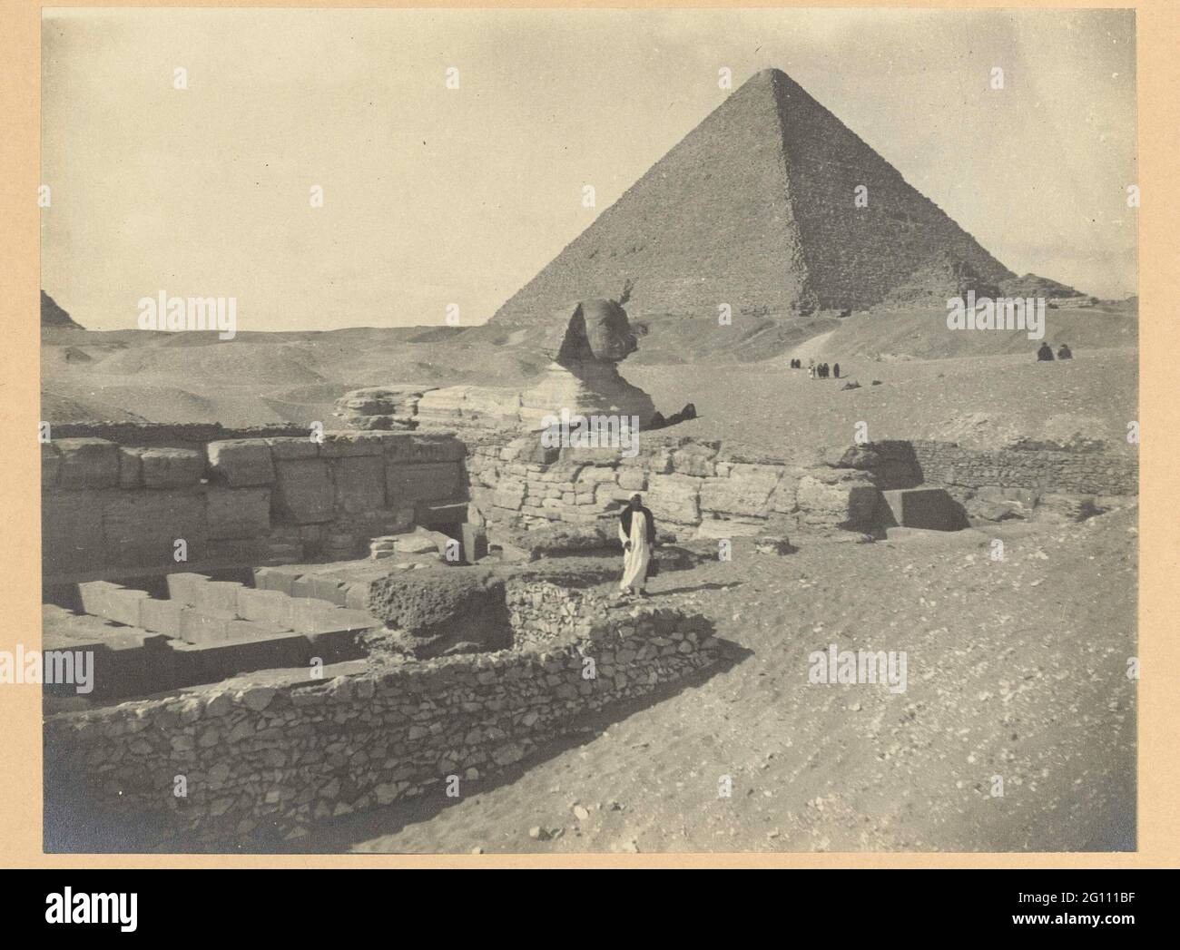 The Sphinx and Pyramid of Cheops; Pyramid, Sphinx and graves by LDB ...