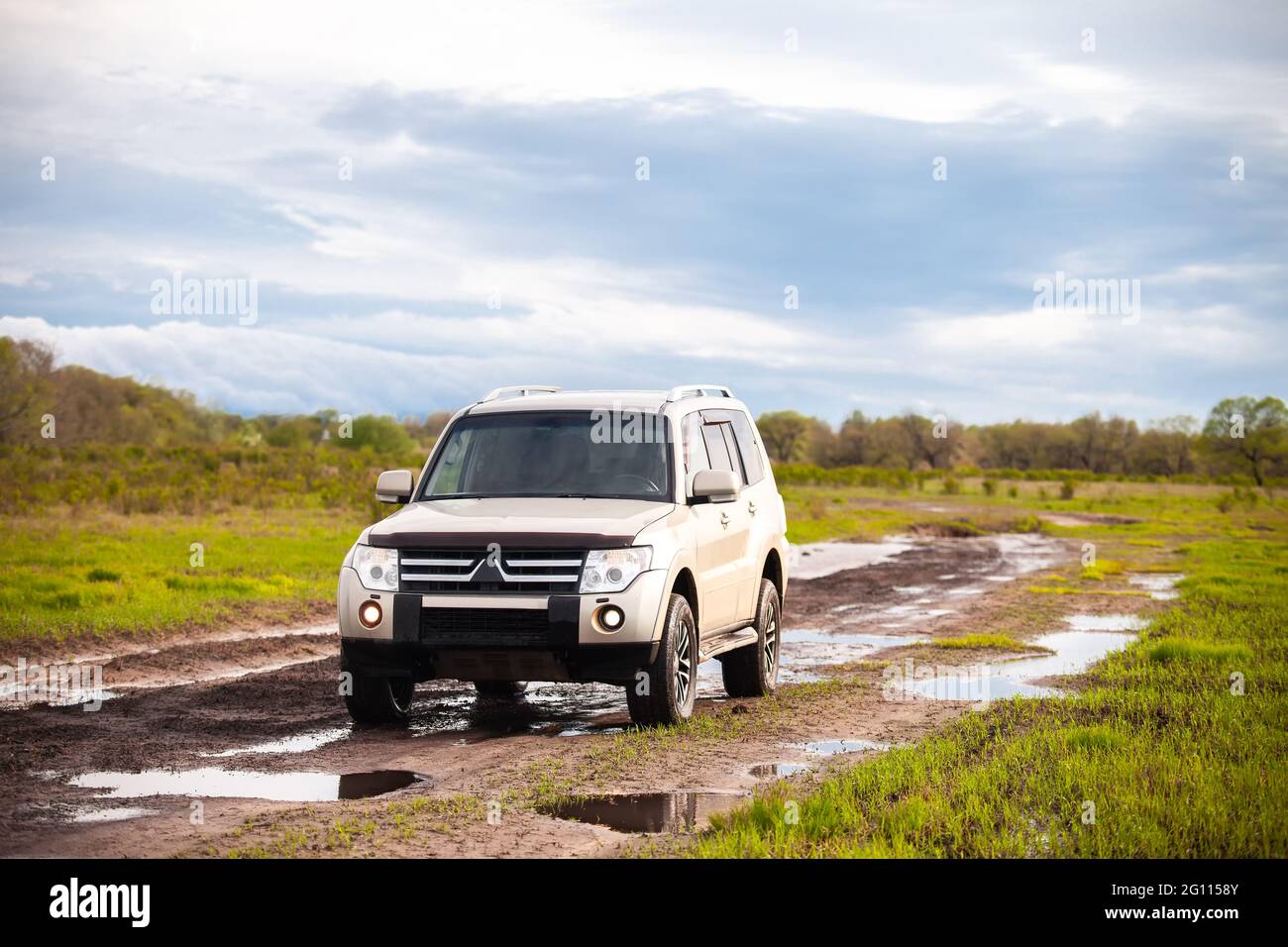Japanese mitsubishi montero hi-res stock photography and images - Alamy