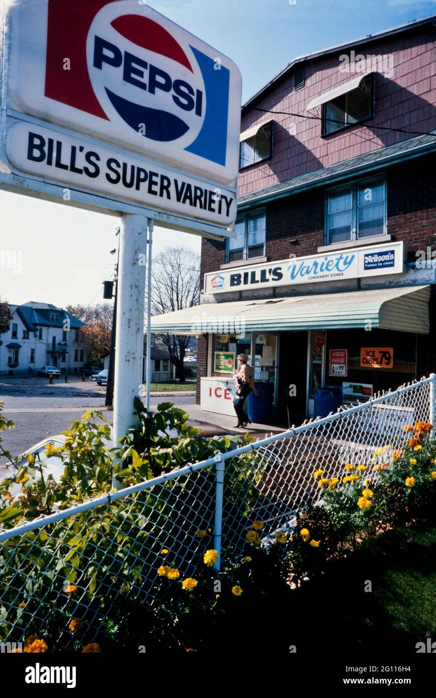 Variety store kitchener hi-res stock photography and images - Alamy