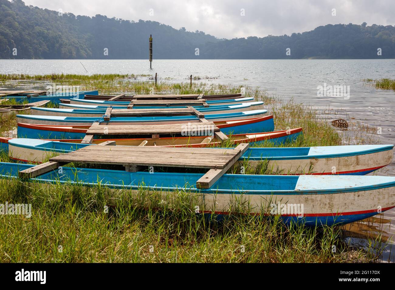 Lake Tamblingan (Danau Tamblingan) and traditional fishermen boats ...