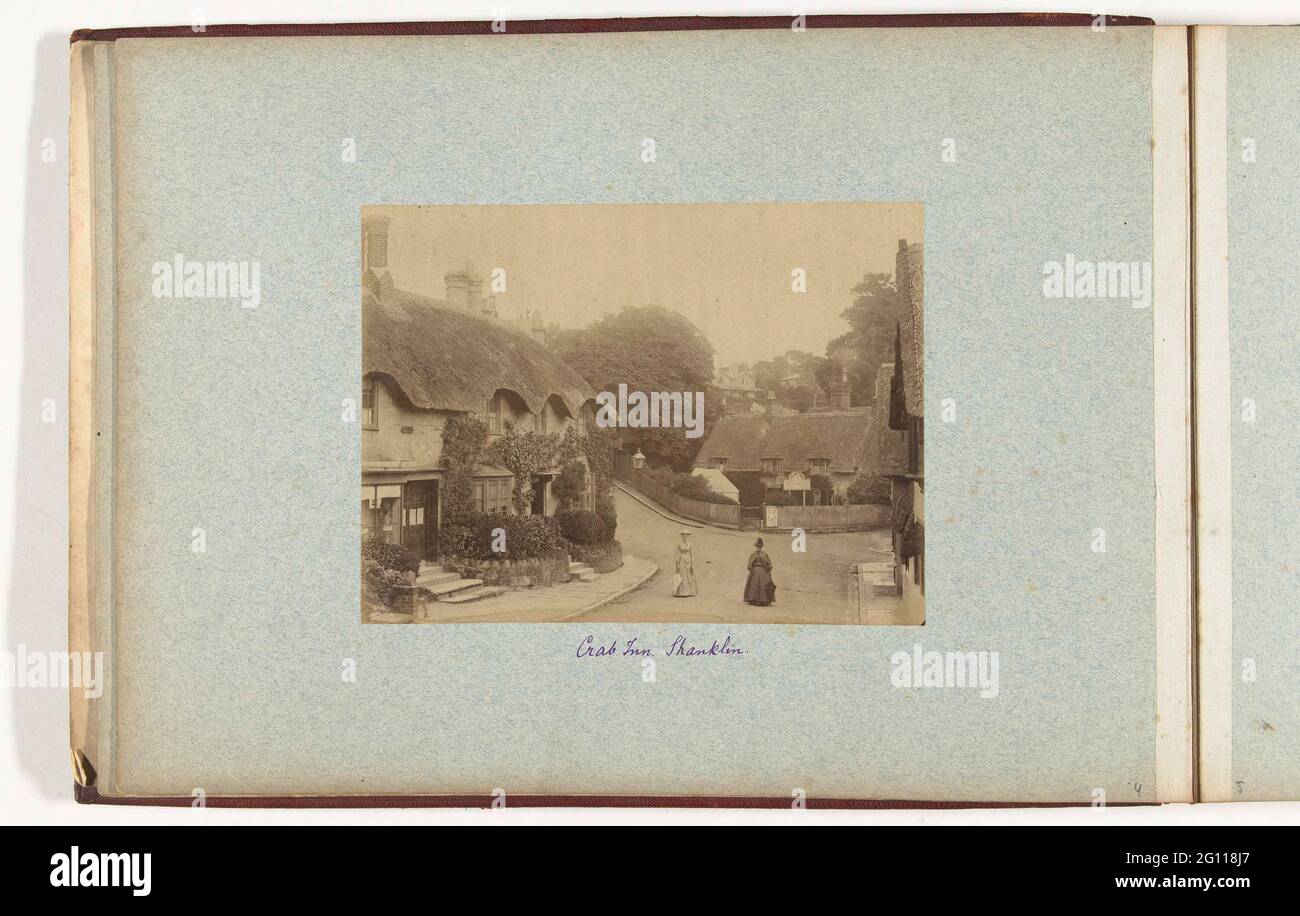 Shanklin village pub traditional hi-res stock photography and images ...