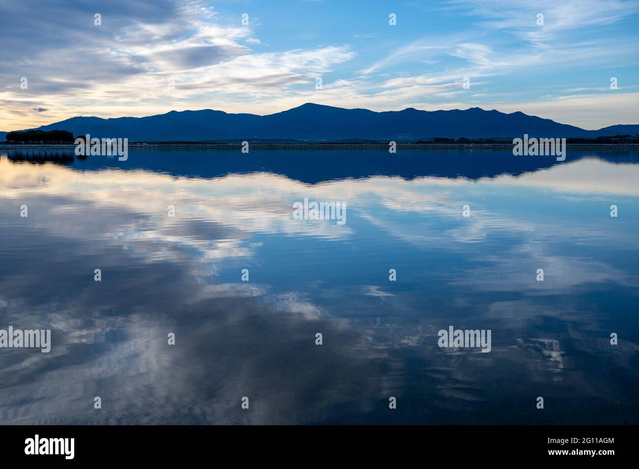 Peak de canigou hi-res stock photography and images - Alamy