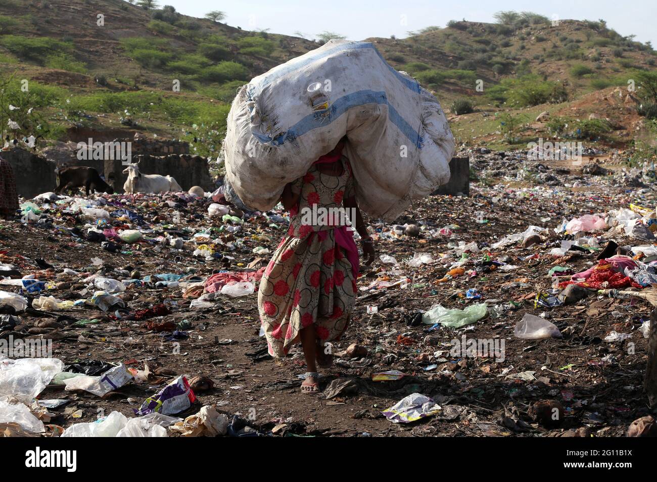 Solid waste management india hi-res stock photography and images - Alamy