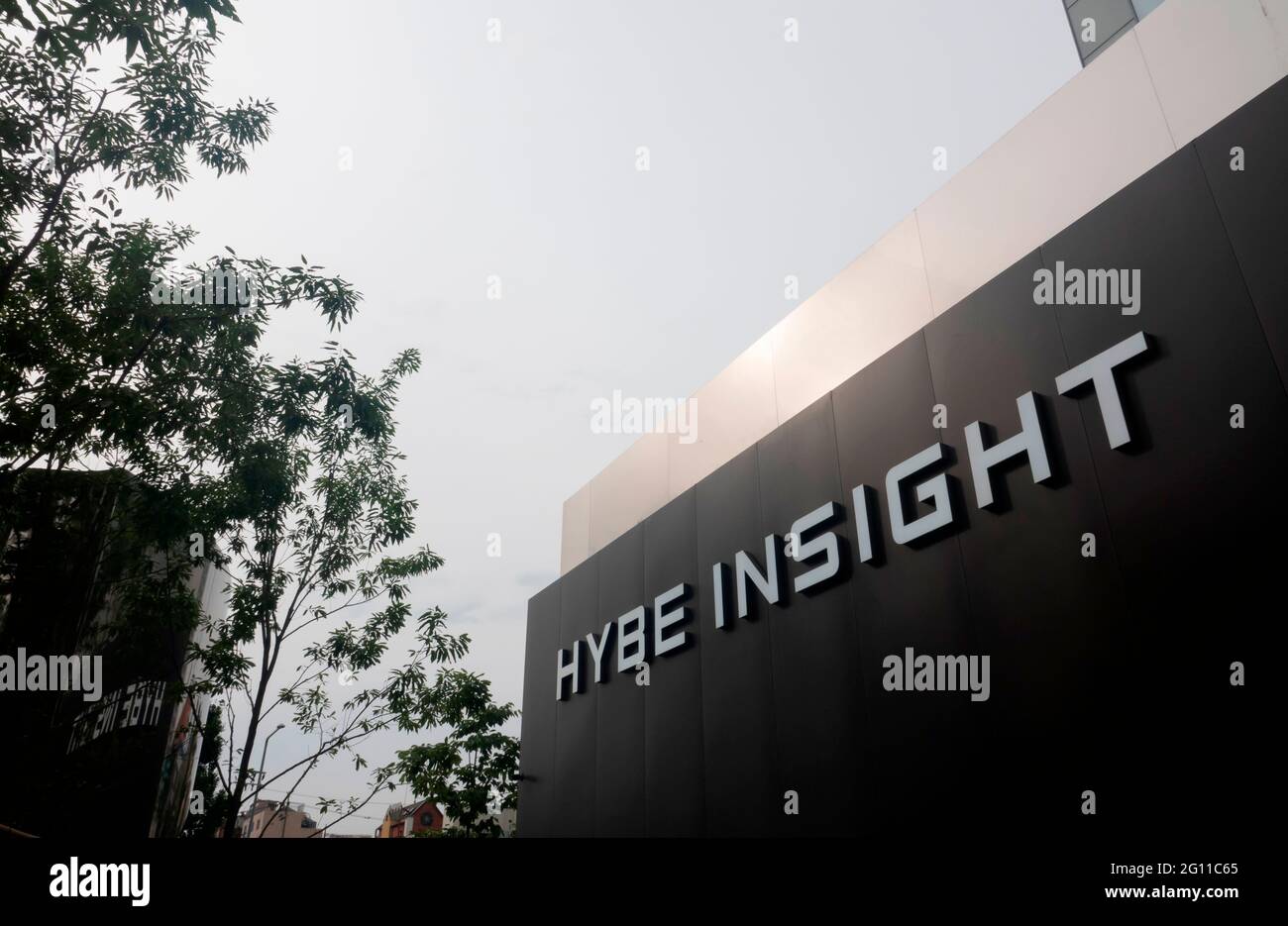 HYBE, June 1, 2021 : The new headquarters building of HYBE in Seoul ...