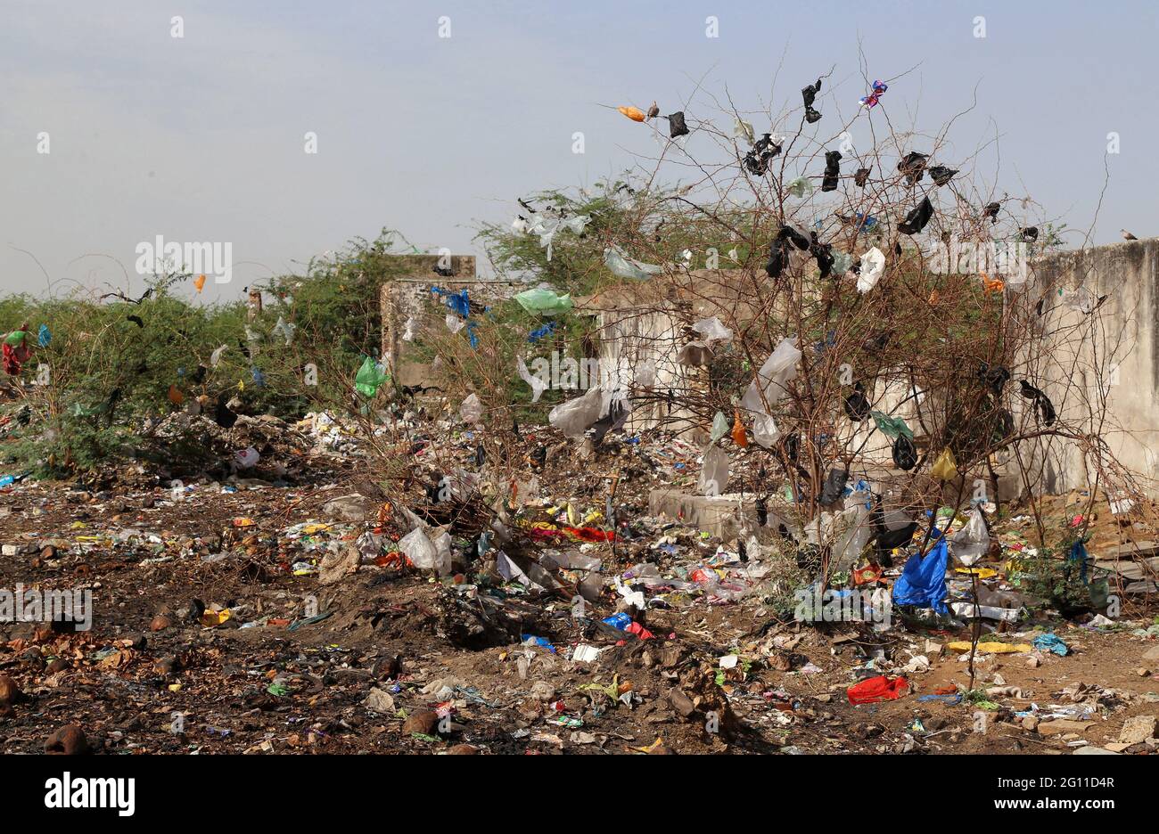 Solid waste management india hi-res stock photography and images - Alamy