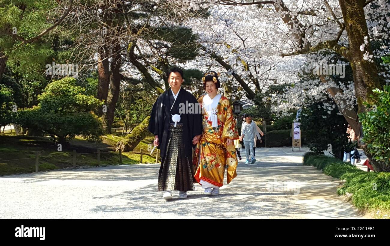 Kenrokuen garden kanazawa castle hi-res stock photography and images ...