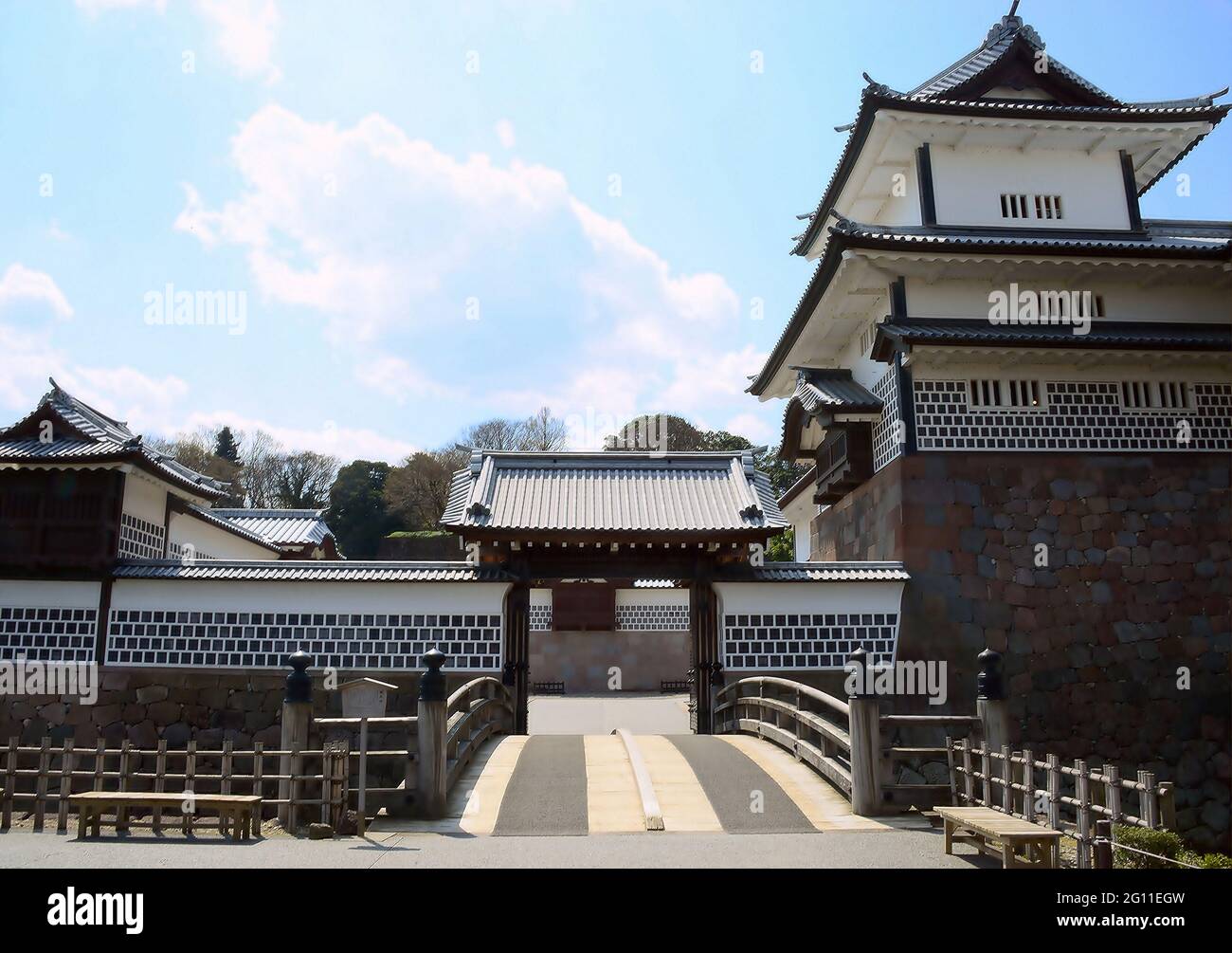 Kanazawa castle hi-res stock photography and images - Alamy
