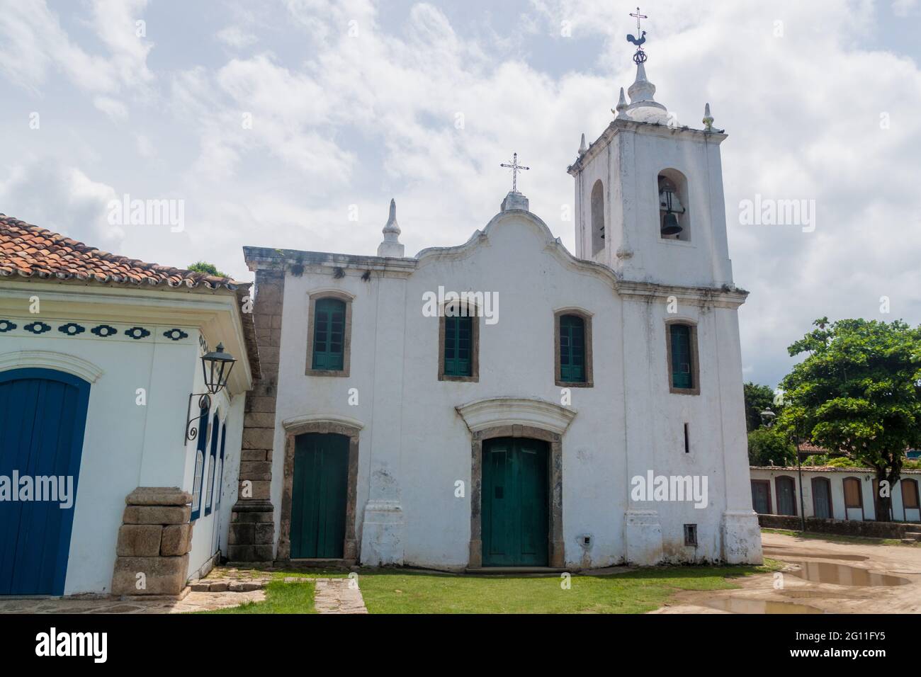 Small church in colonial Paraty village, Brazil Stock Photo - Alamy