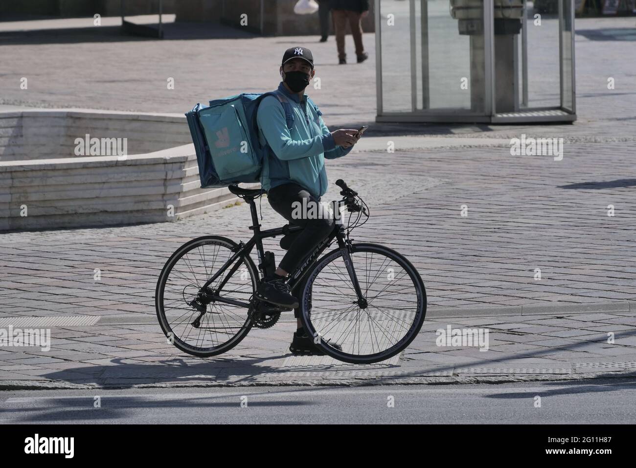 Bergamo bicycle food delivery riders in Duomo square protest for the ...