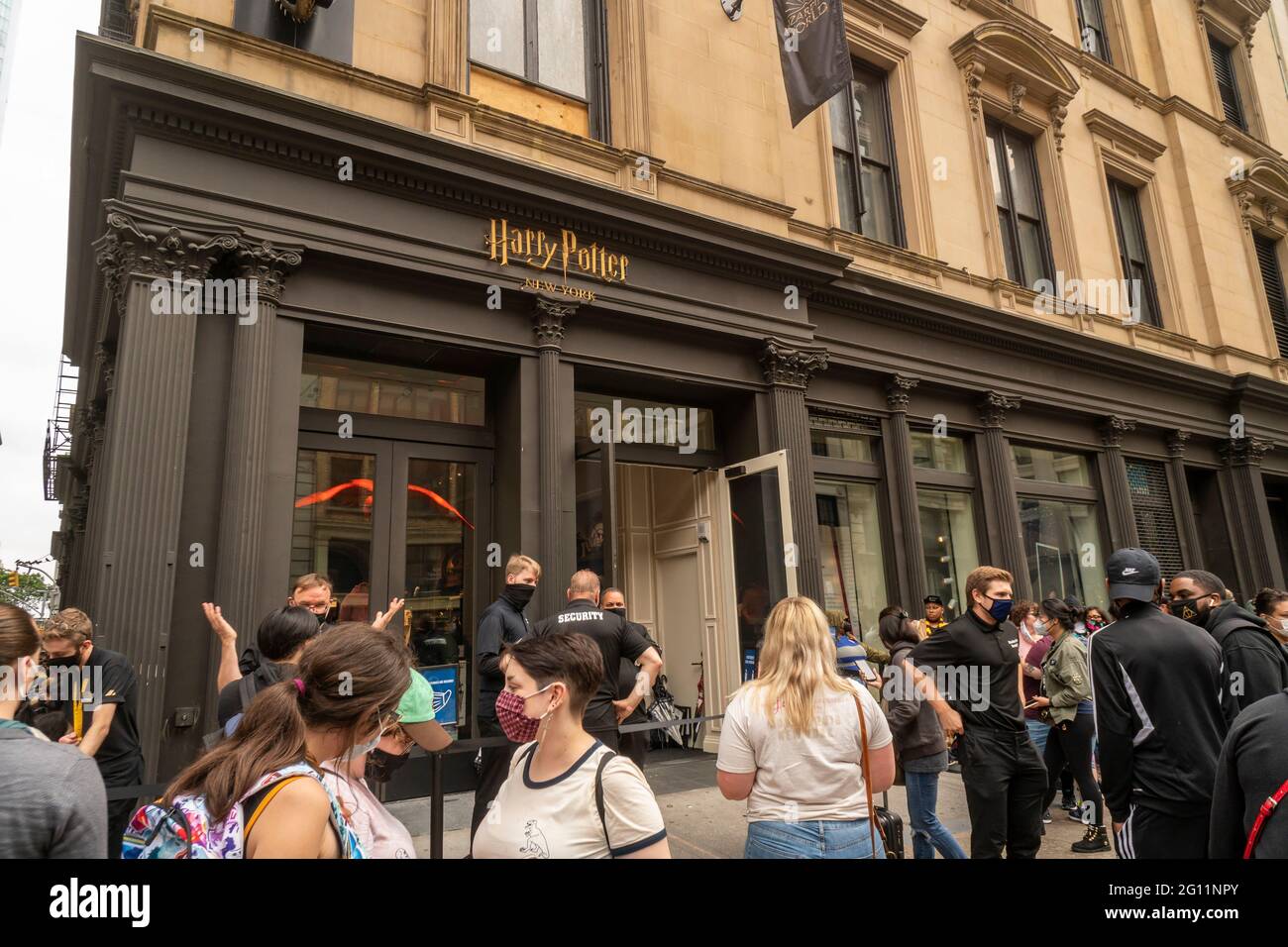 New York, USA. 03rd June, 2021. Hordes of "Potter-heads"" flock to the ...