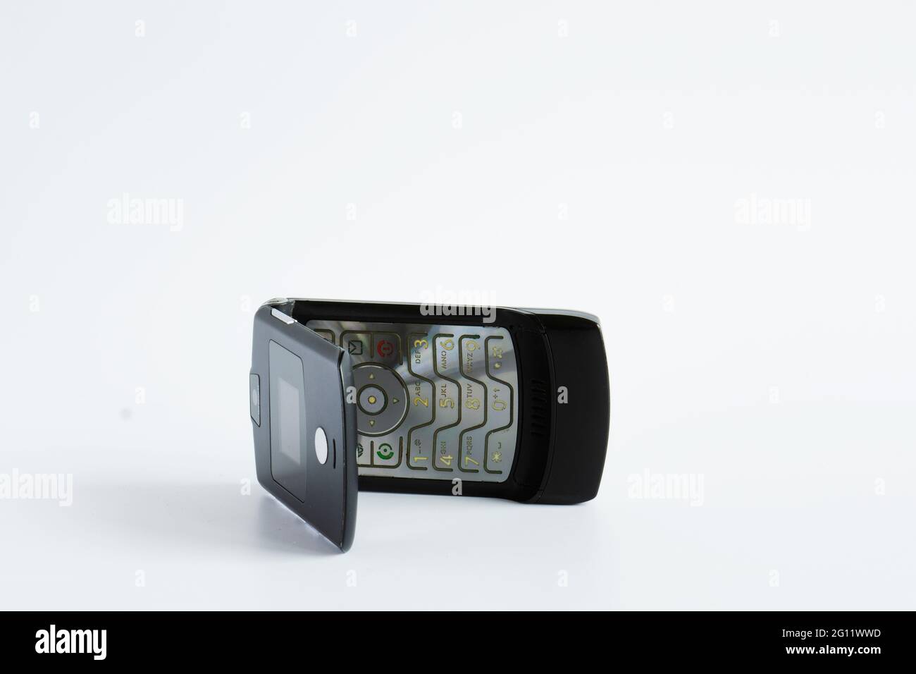 Old flip mobile phone hi-res stock photography and images - Alamy