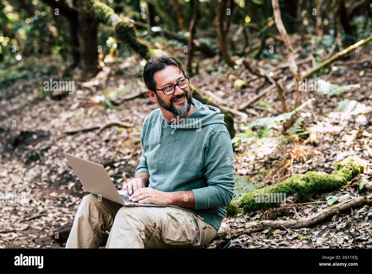 Worker roaming hi-res stock photography and images - Alamy
