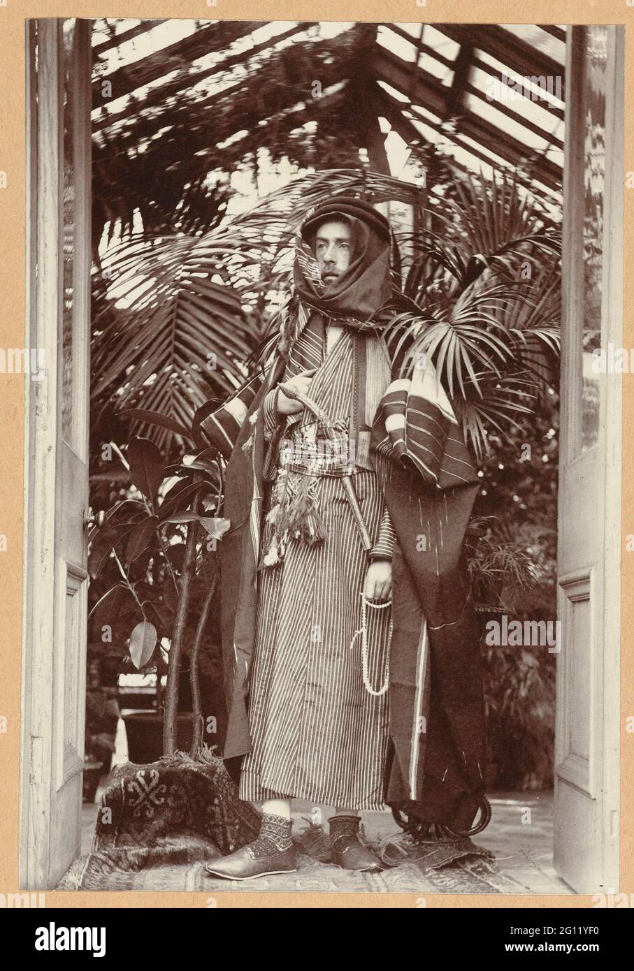 Self-portrait like Sheikh; LDB dressed as Cheikh. The photo is part of ...