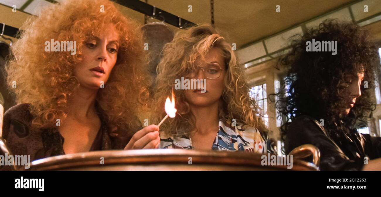 USA. Michelle Pfeiffer, Susan Sarandon, and Cher in a scene from (C ...