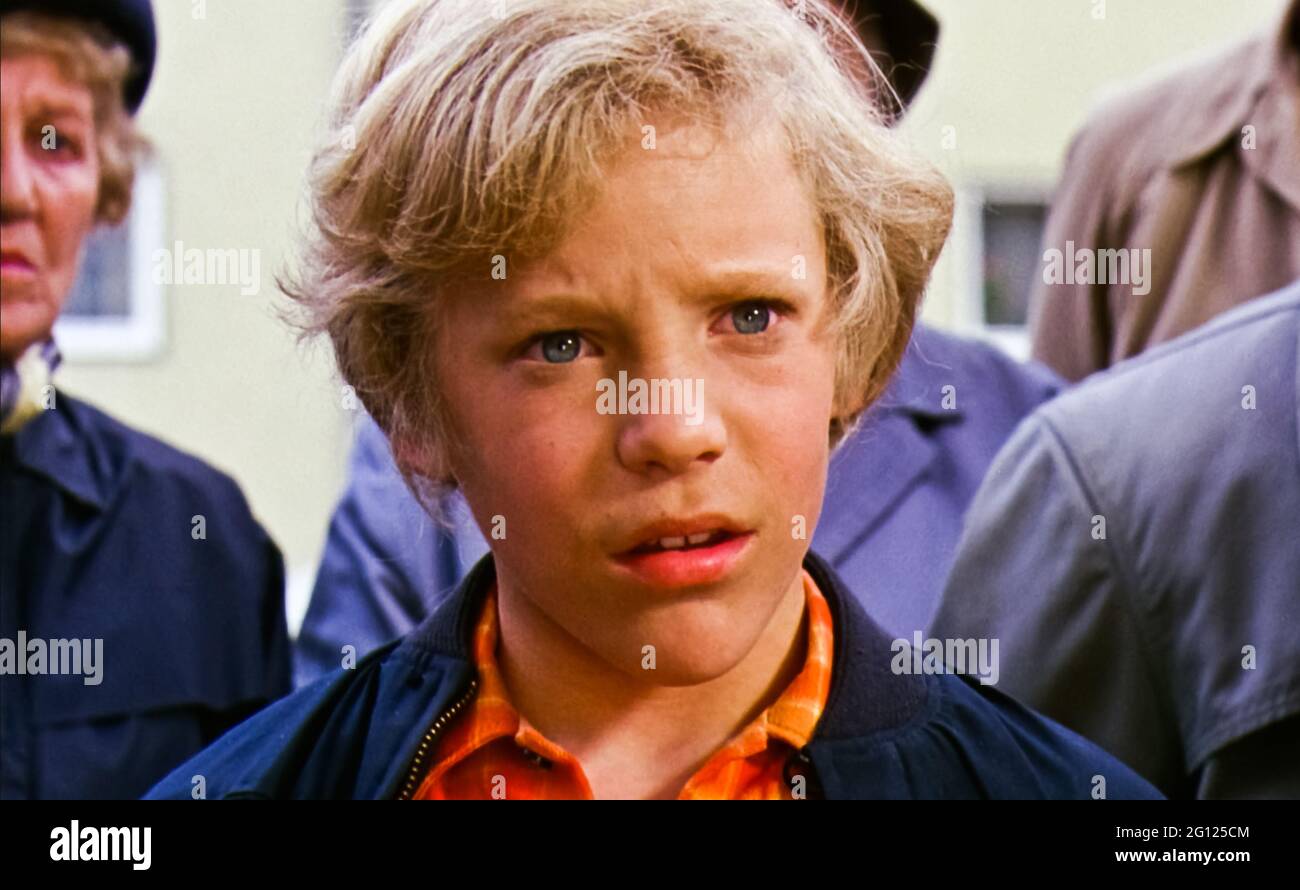 Charlie And The Chocolate Factory Golden Ticket Scene