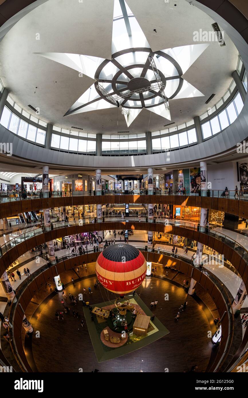 The interior of dubai mall via a fisheye lens Stock Photo - Alamy