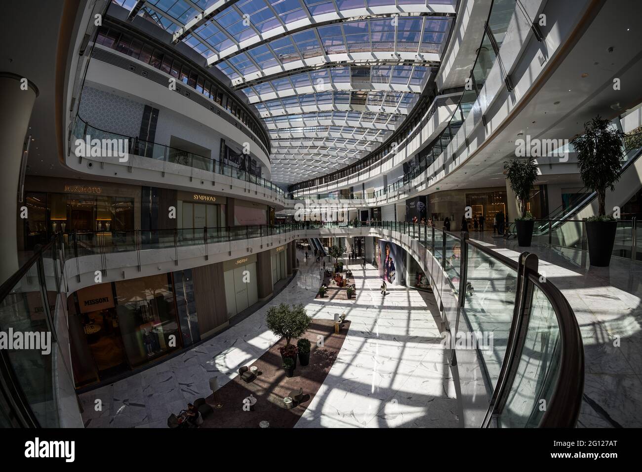 Dubai marina mall in hi-res stock photography and images - Alamy