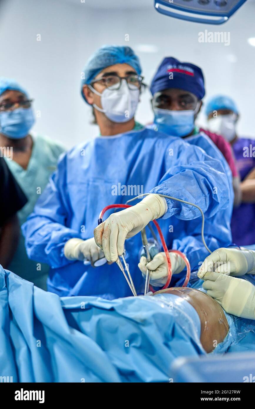 Doctor assistant team hi-res stock photography and images - Alamy
