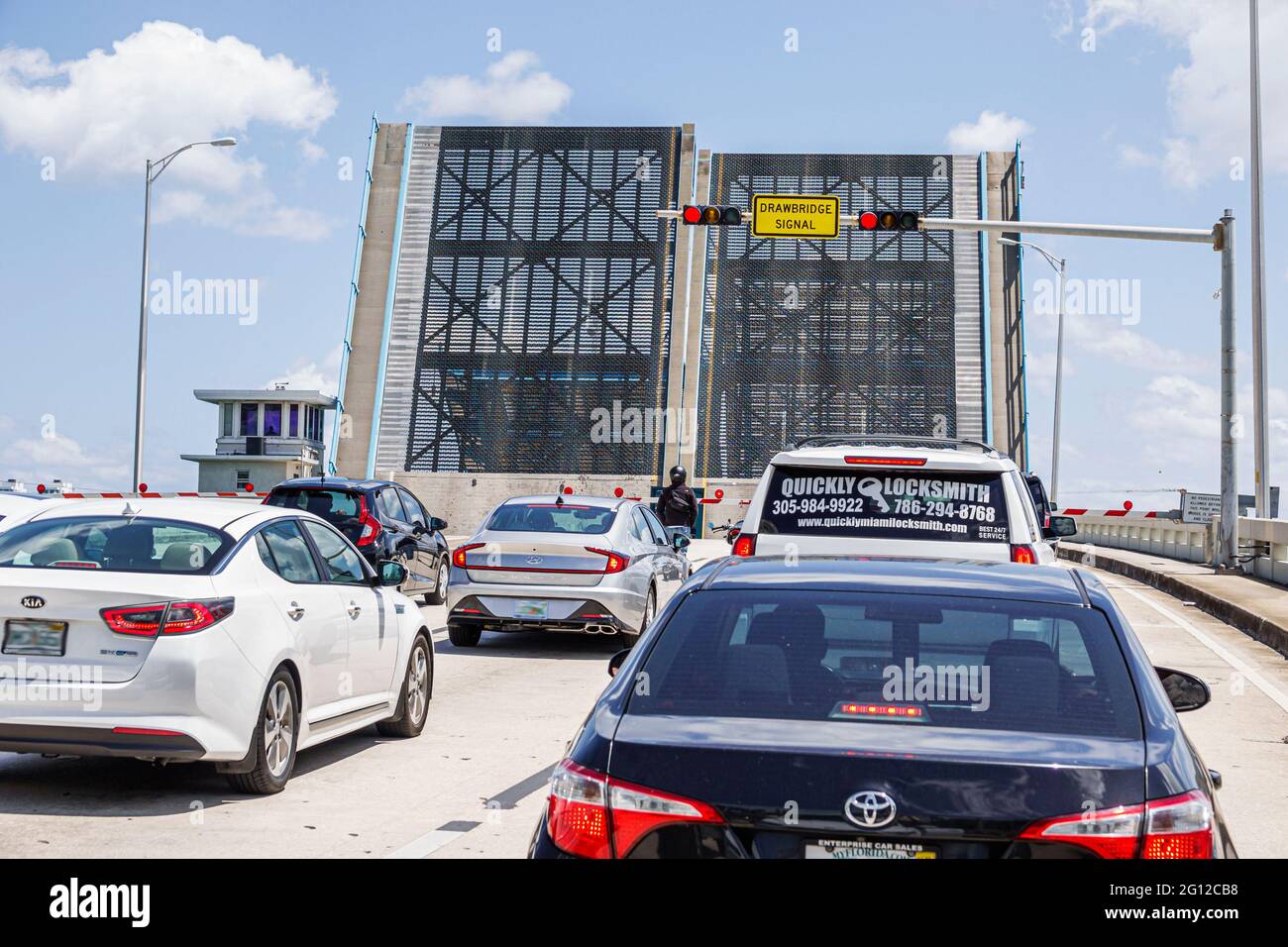 Drawbridge up hi-res stock photography and images - Alamy