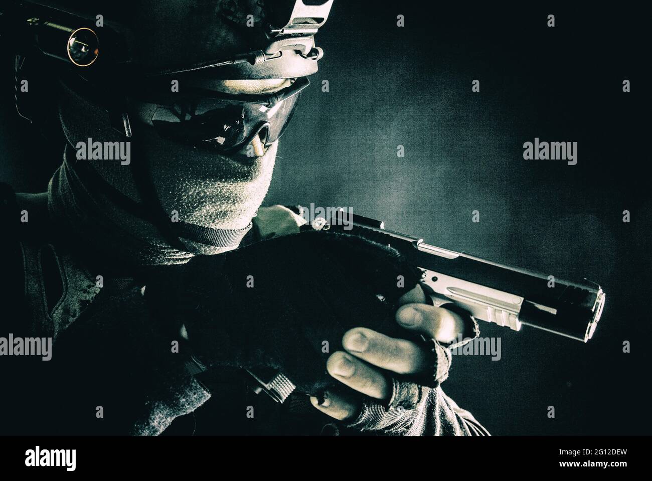 Swat team night vision hi-res stock photography and images - Alamy