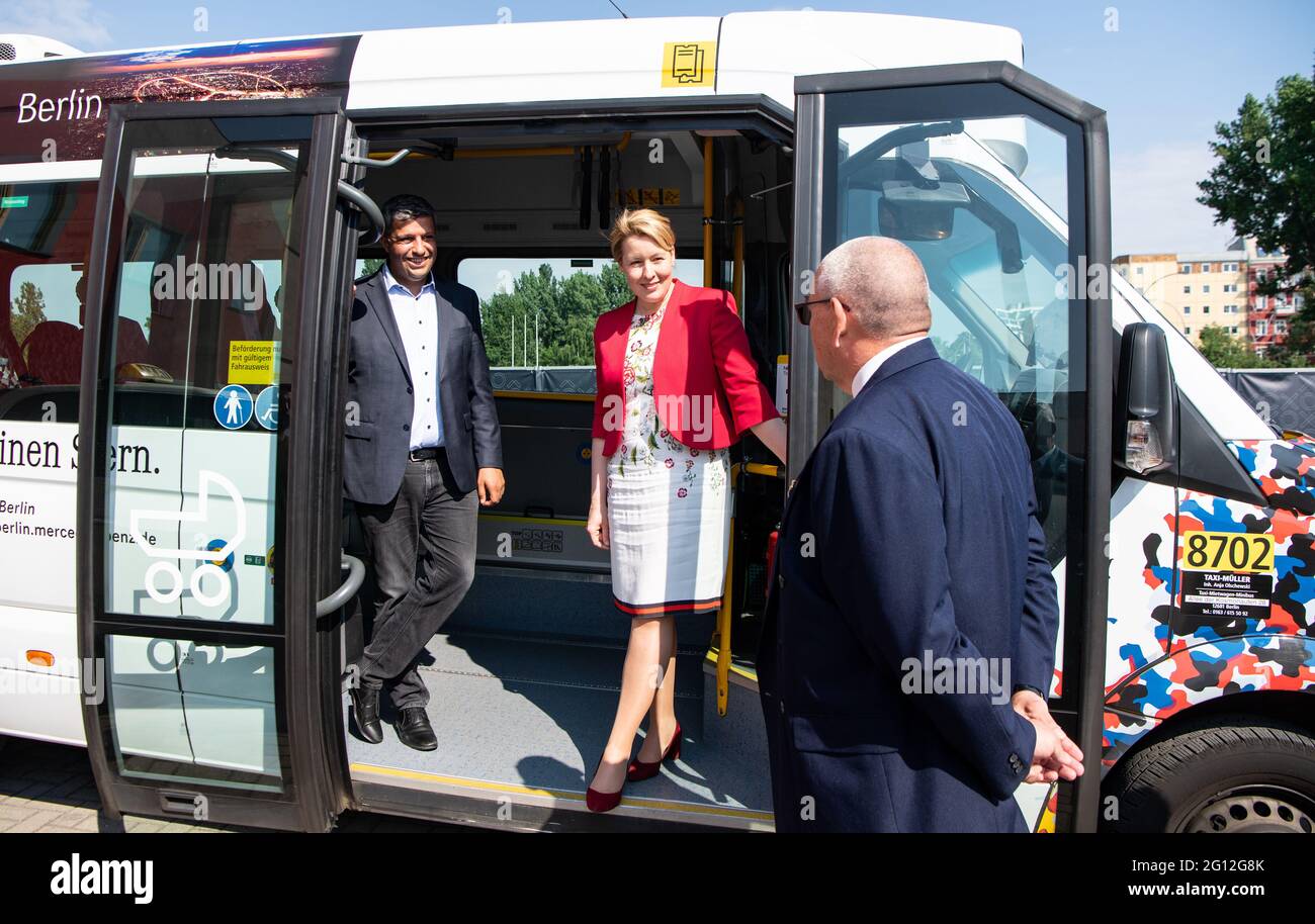 Zentrum party hi-res stock photography and images - Alamy