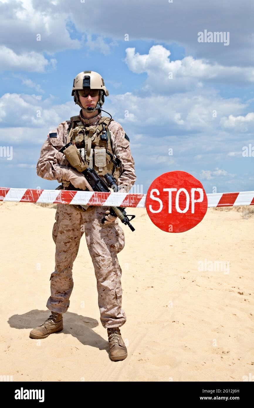 American checkpoint guard hi-res stock photography and images - Alamy